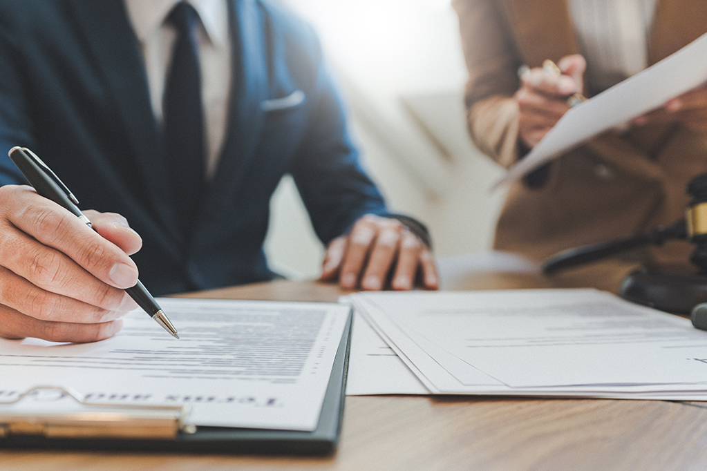 Contracts - Woodstock, VT, Boston, MA, New York, NY, Chicago, IL | Law ...